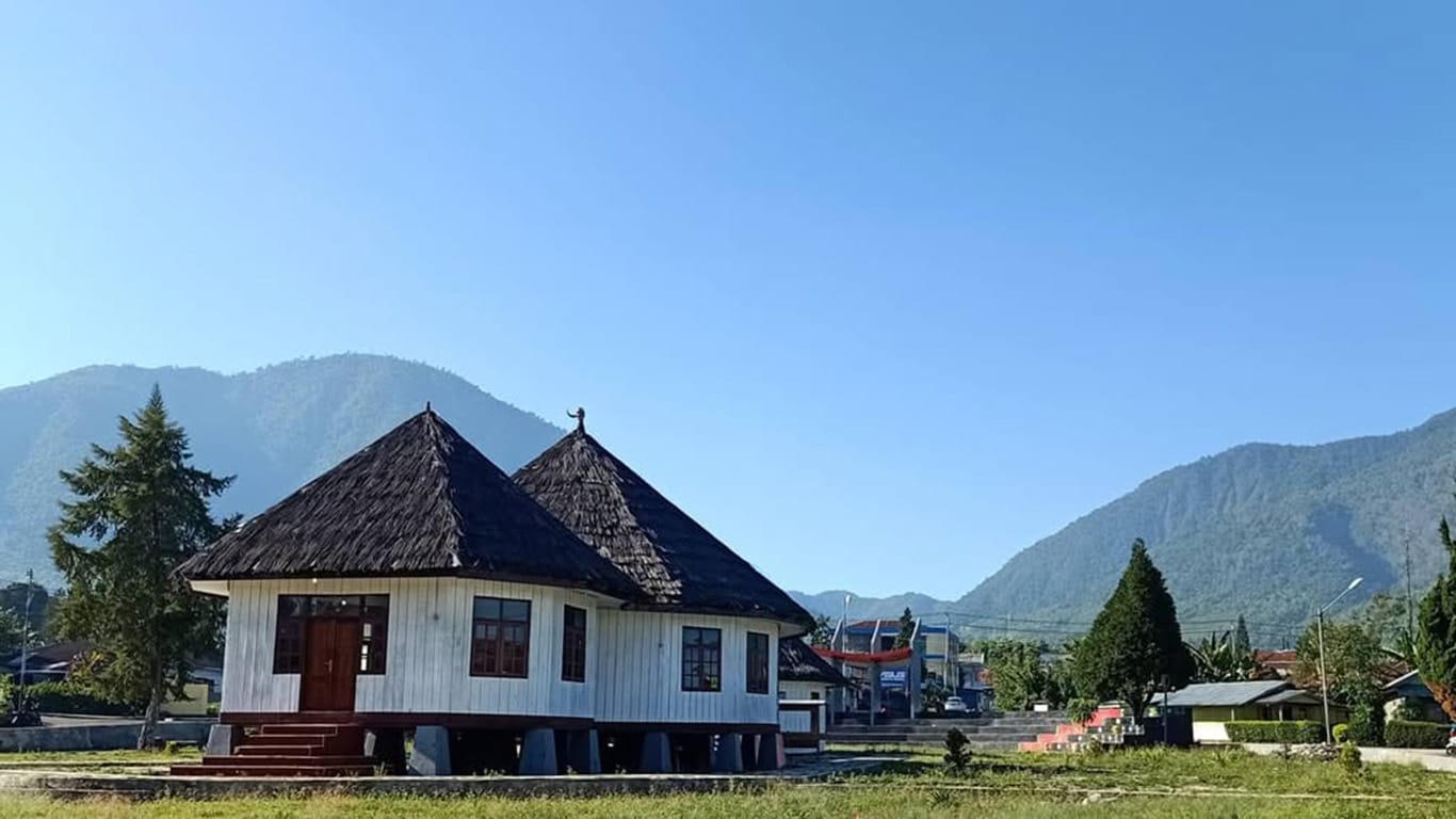 Ruteng Travel Guide: Paradise on Earth in Eastern Indonesia - Letstravelntt