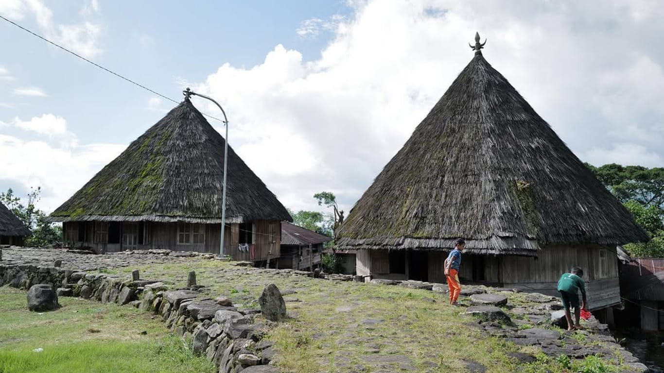 Ruteng Travel Guide: Paradise on Earth in Eastern Indonesia - Letstravelntt